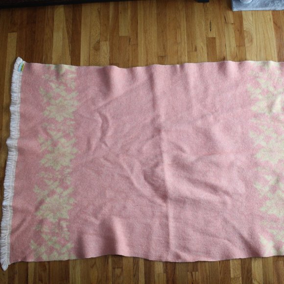 Wool O'The West | Bedding | Vintage Wool Othe West Pinkpeach Flowers ...